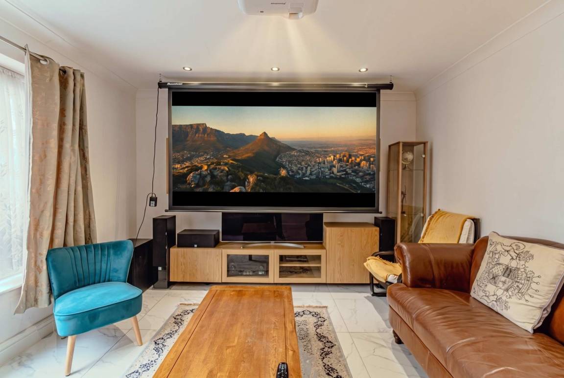 Apartment ∙ 3 Bedrooms ∙ 6 Guests - Reading