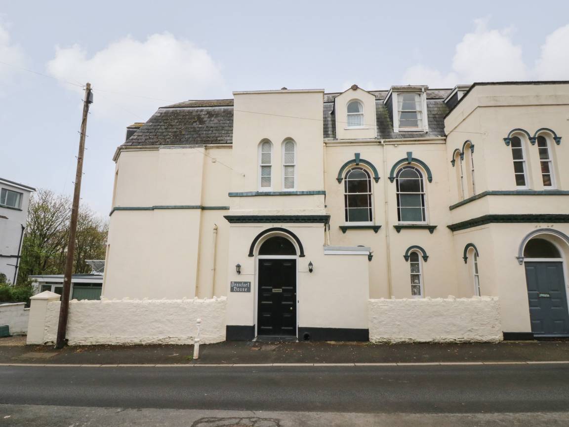 Cottage ∙ 9 Bedrooms ∙ 20 Guests - Croyde