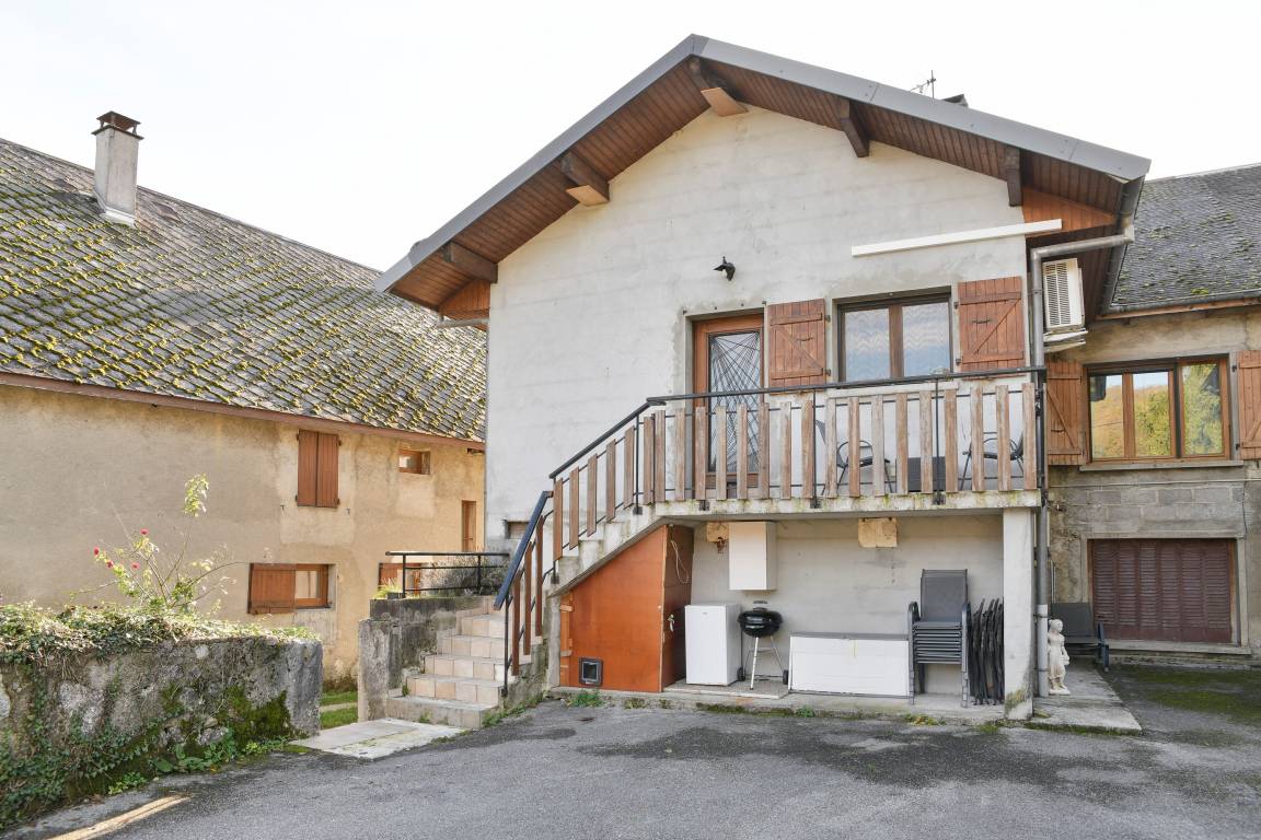 90 M² Maison De Vacances ∙ 3 Chambres ∙ 8 Personnes - Rumilly