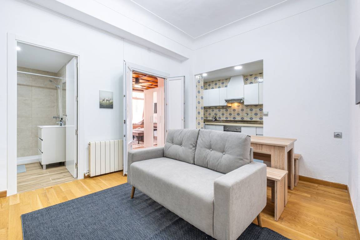 100 M² Apartment ∙ 6 Bedrooms ∙ 6 Guests - Alicante