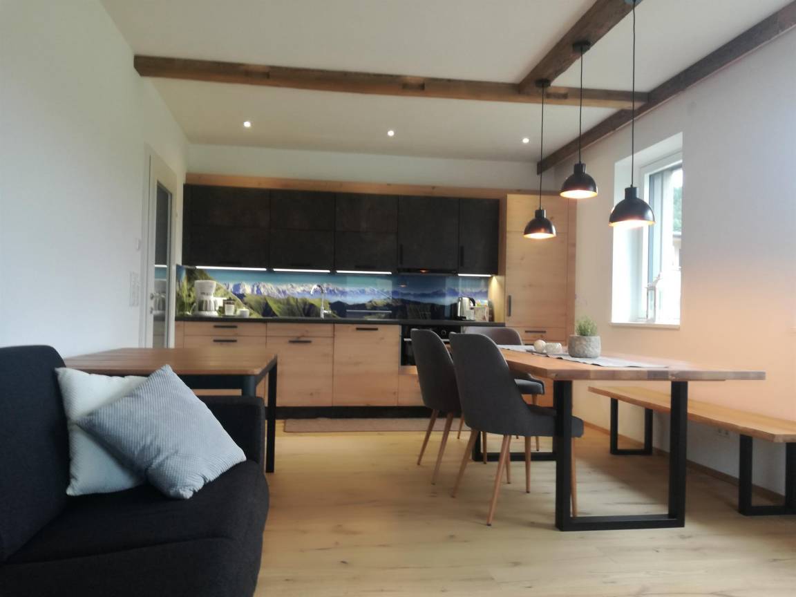 75 M² Ferienwohnung ∙ 2 Schlafzimmer ∙ 5 Gäste - Gröbming