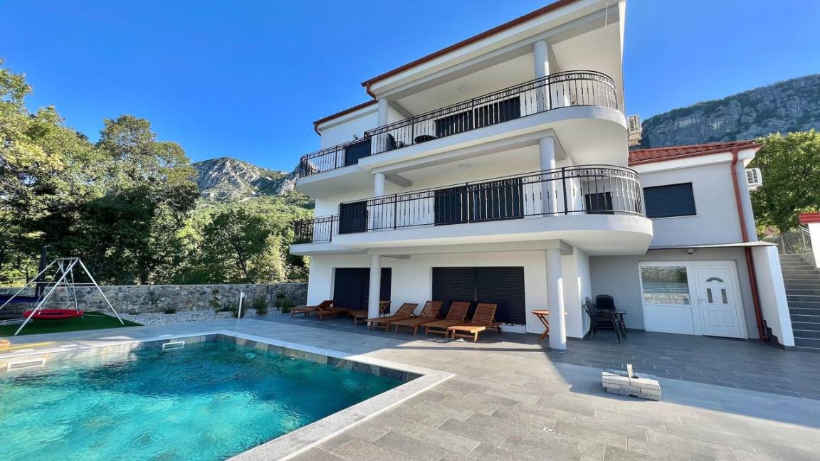 350 M² Ferienhaus ∙ 10 Schlafzimmer ∙ 18 Gäste - Kroatien