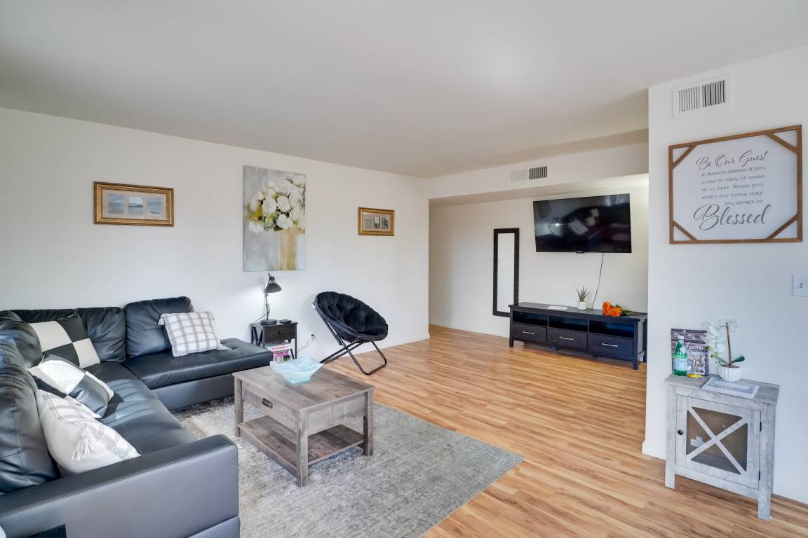 77 M² Apartment ∙ 2 Bedrooms ∙ 4 Guests - Tucson, AZ