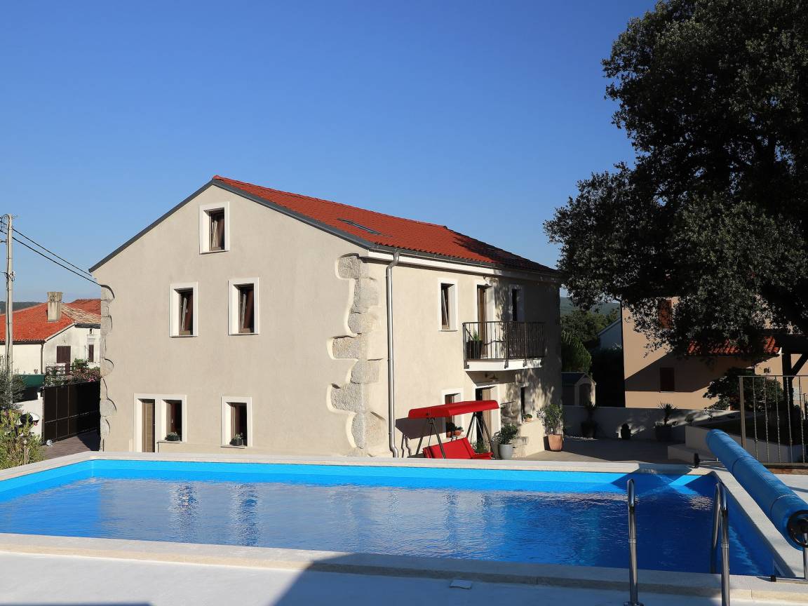 170 M² Villa ∙ 3 Bedrooms ∙ 8 Guests - Punat