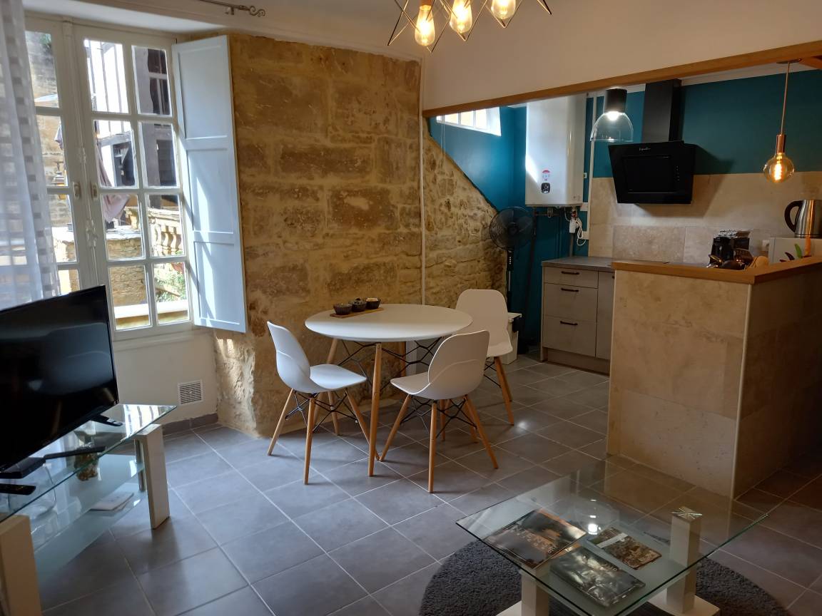 27 M² Appartement ∙ 1 Slaapkamer ∙ 2 Gasten - Domme