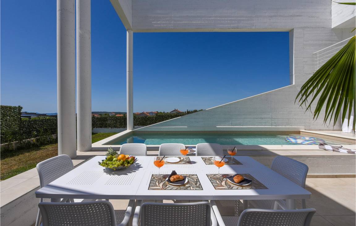 200 M² Ferienhaus ∙ 4 Schlafzimmer ∙ 8 Gäste - Bibinje