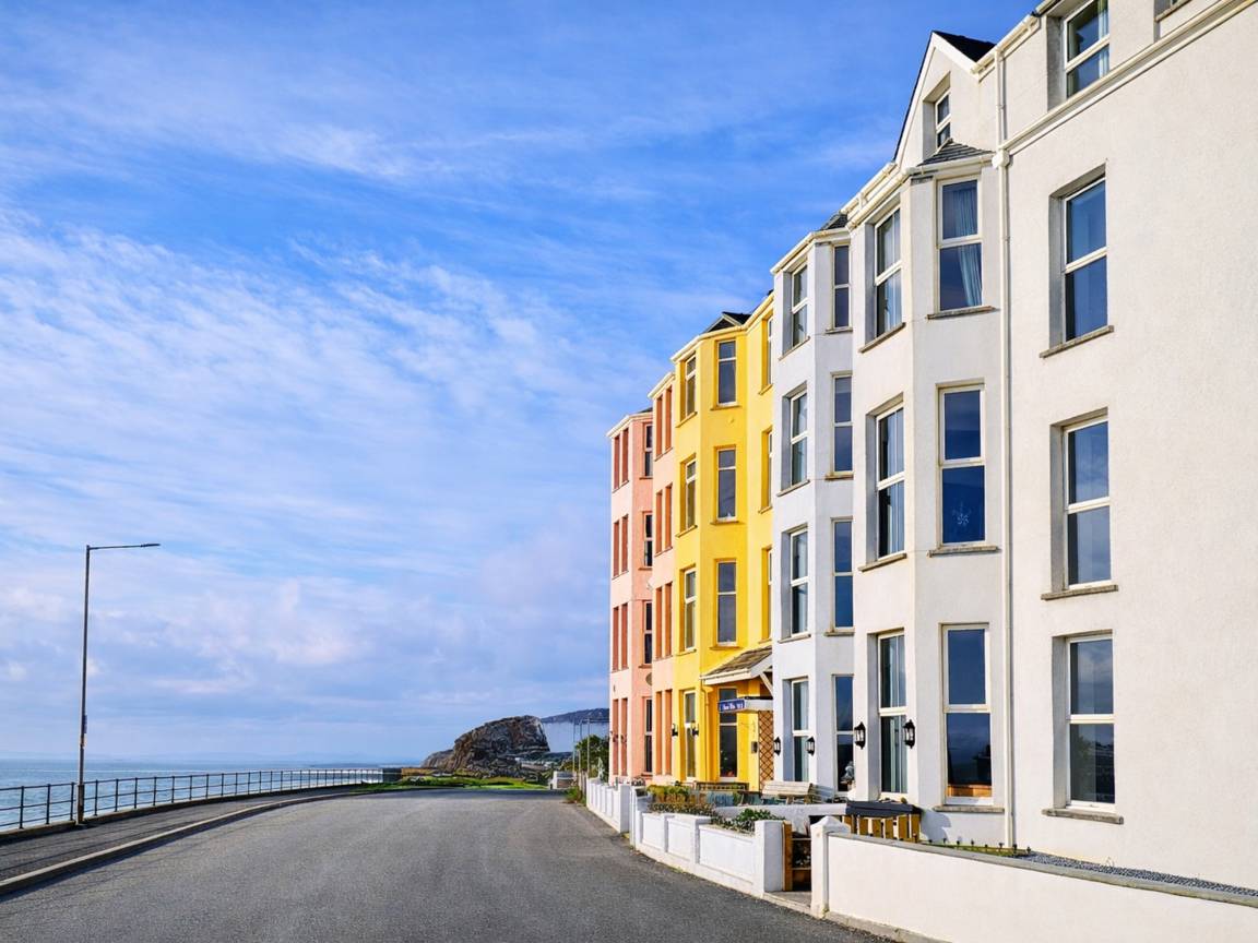 Cottage ∙ 8 Bedrooms ∙ 20 Guests - Portmeirion