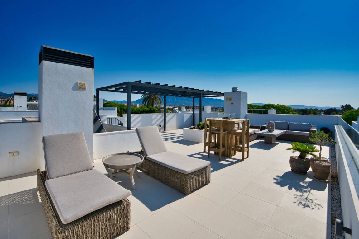 Villa ∙ 5 Habitaciones ∙ 10 Huéspedes - Marbella