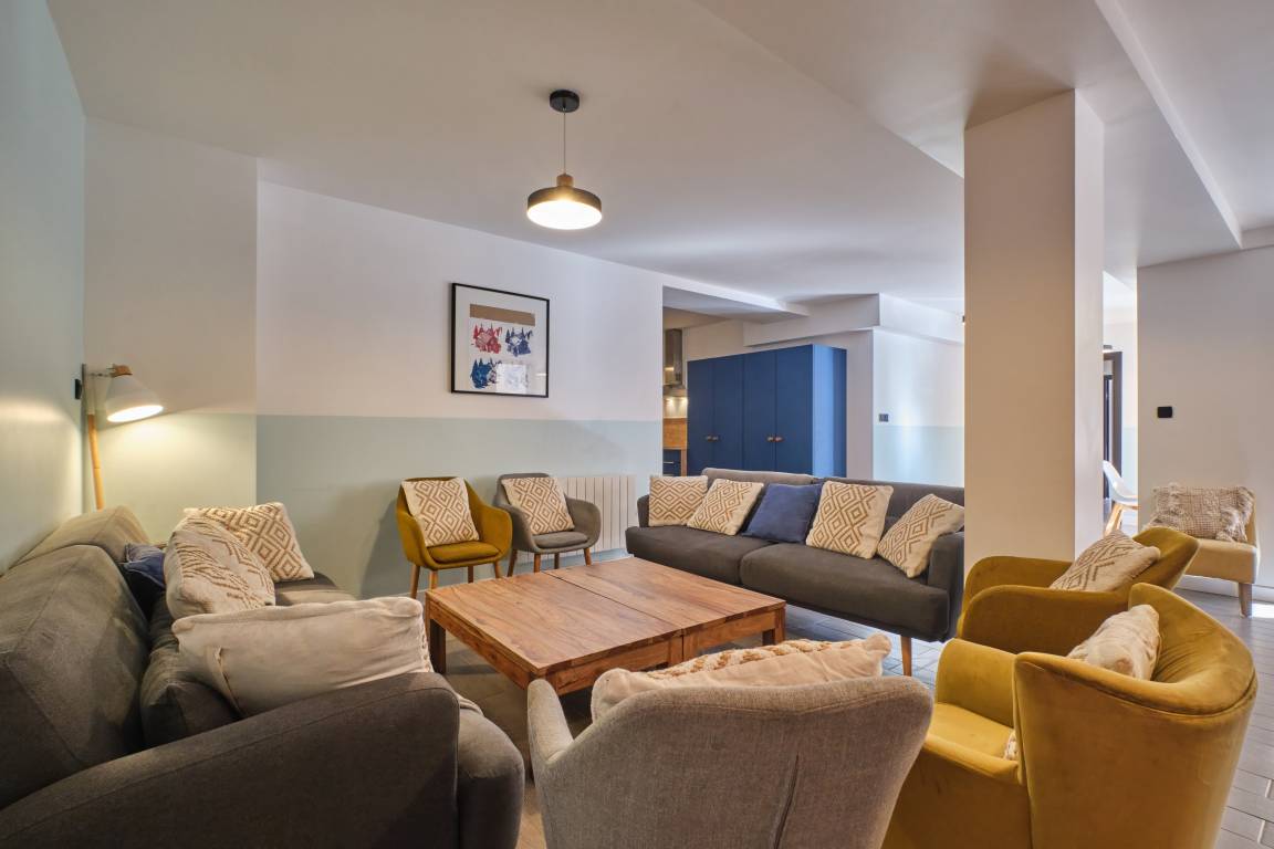 167 M² Appartement ∙ 5 Chambres ∙ 19 Personnes - Isère