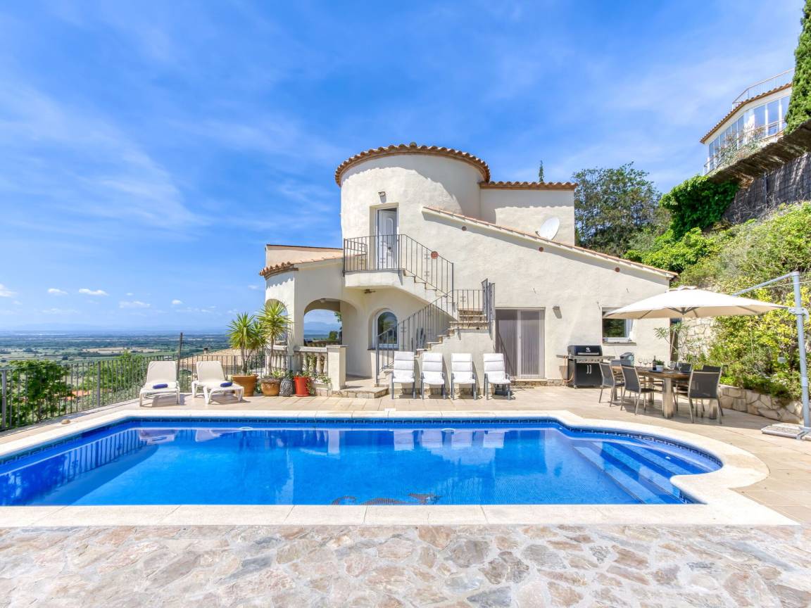 224 M² Villa ∙ 4 Makuuhuonetta ∙ 8 Vierasta - El Port de la Selva