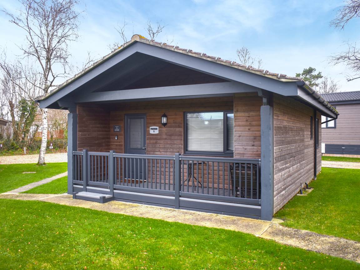 Cottage ∙ 2 Bedrooms ∙ 4 Guests - Beer