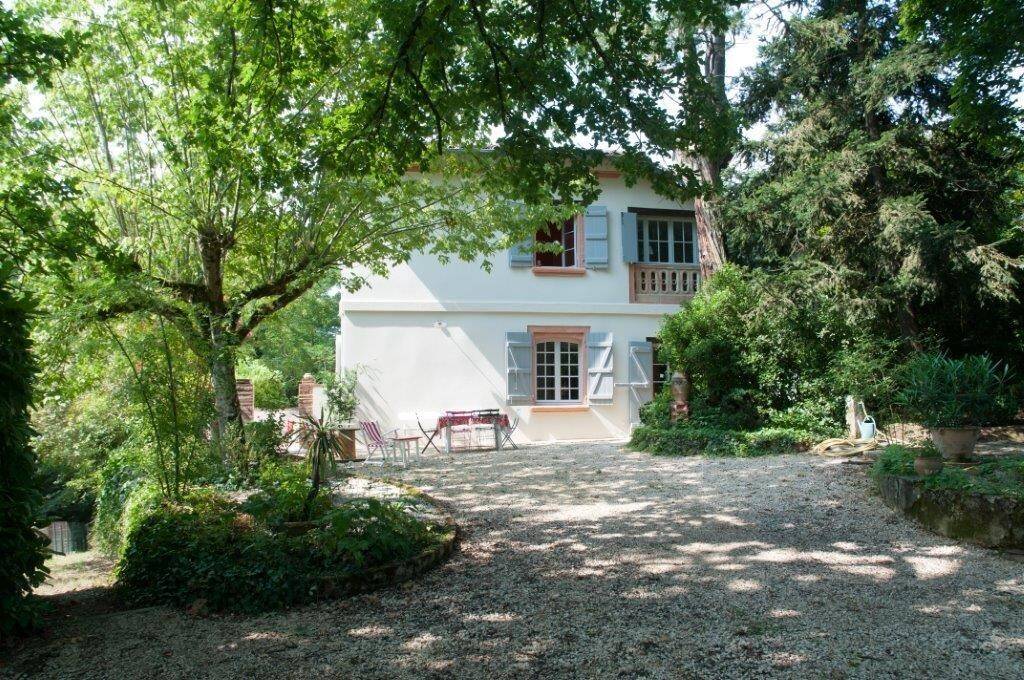 200 M² Maison De Vacances ∙ 5 Chambres ∙ 8 Personnes - Montauban