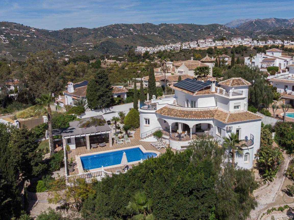 339 M² Villa ∙ 5 Bedrooms ∙ 10 Guests - Frigiliana