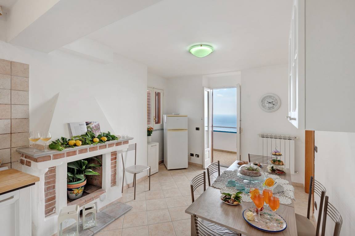 90 M² Ferienwohnung ∙ 2 Schlafzimmer ∙ 4 Gäste - Furore