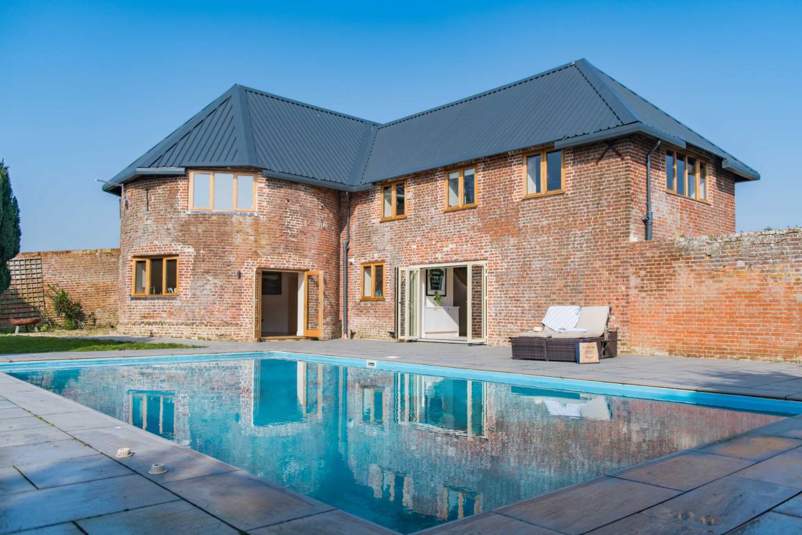Cottage ∙ 4 Bedrooms ∙ 8 Guests - Kent