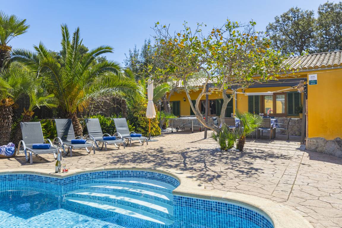 120 M² Villa ∙ 4 Bedrooms ∙ 8 Guests - Alcúdia