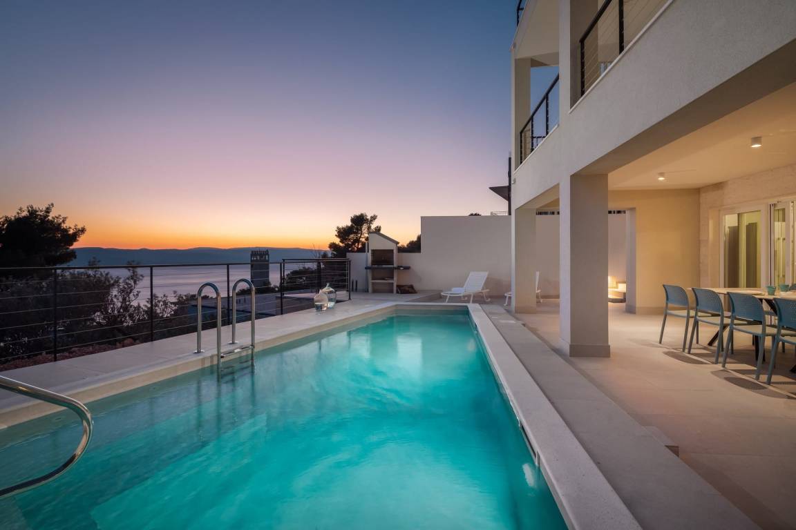 220 M² Villa ∙ 4 Slaapkamers ∙ 9 Gasten - Brela