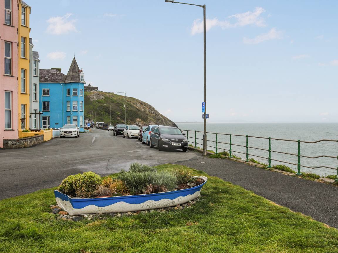 Cottage ∙ 7 Bedrooms ∙ 18 Guests - Porthmadog