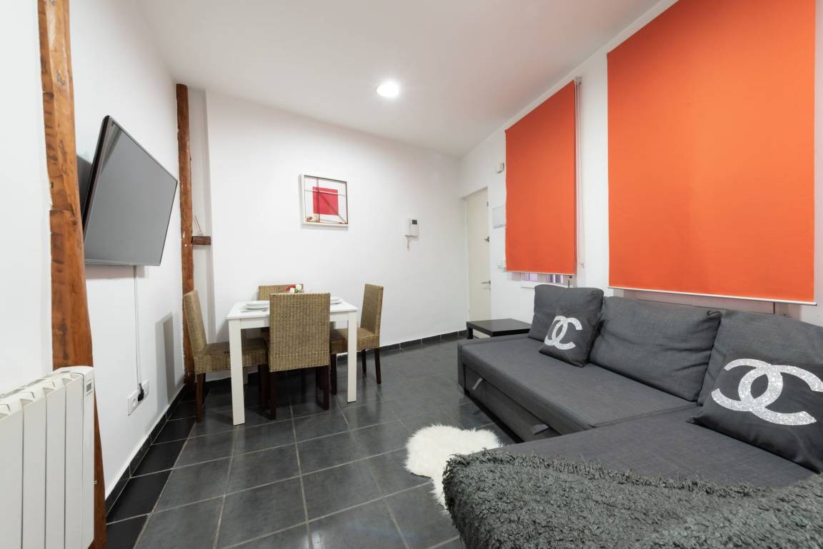 46 M² Apartamento ∙ 1 Habitación ∙ 4 Huéspedes - Estación de Acacias / Embajadores - Madrid