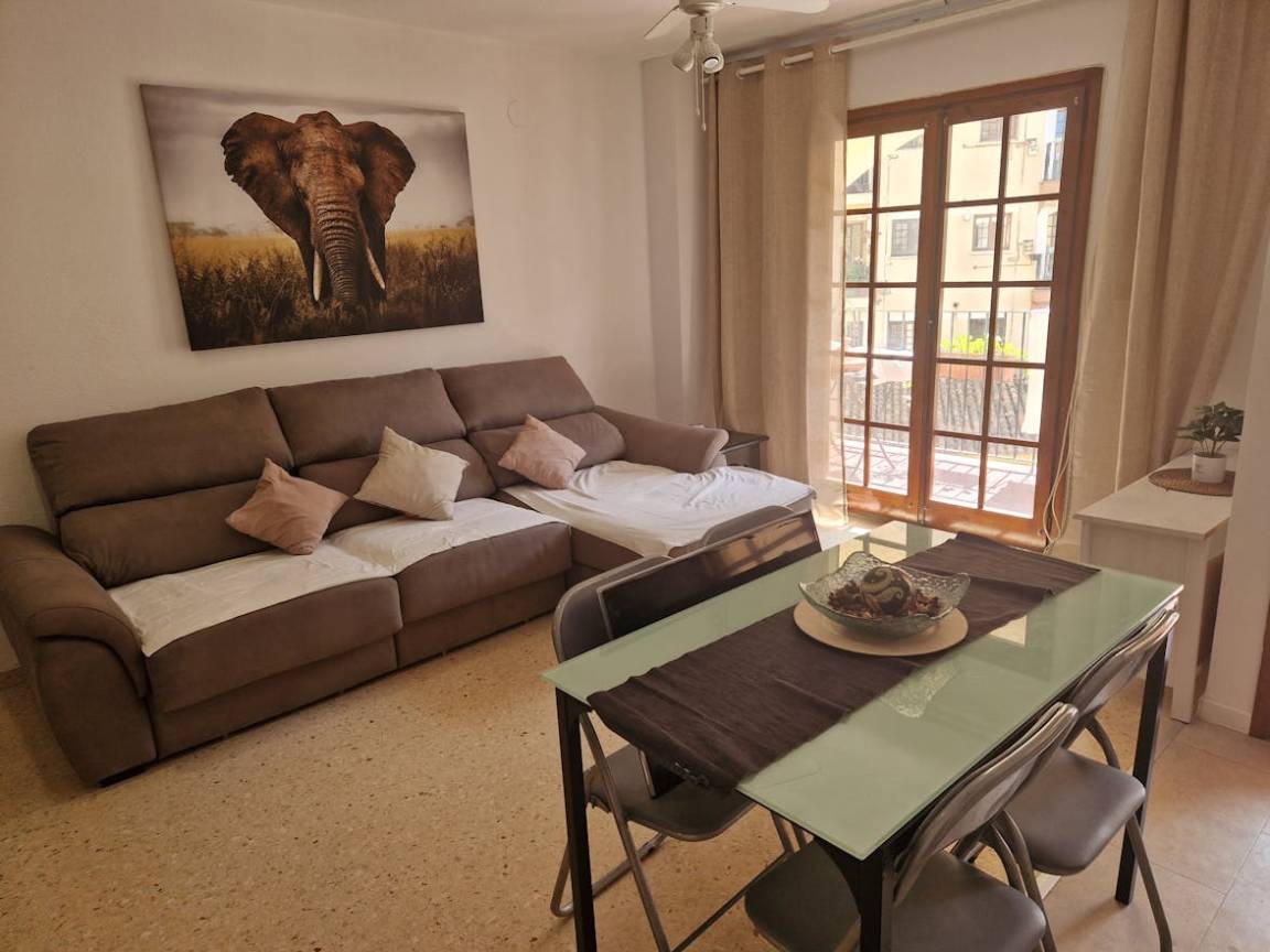 120 M² Apartamento ∙ 3 Habitaciones ∙ 6 Huéspedes - Moncada