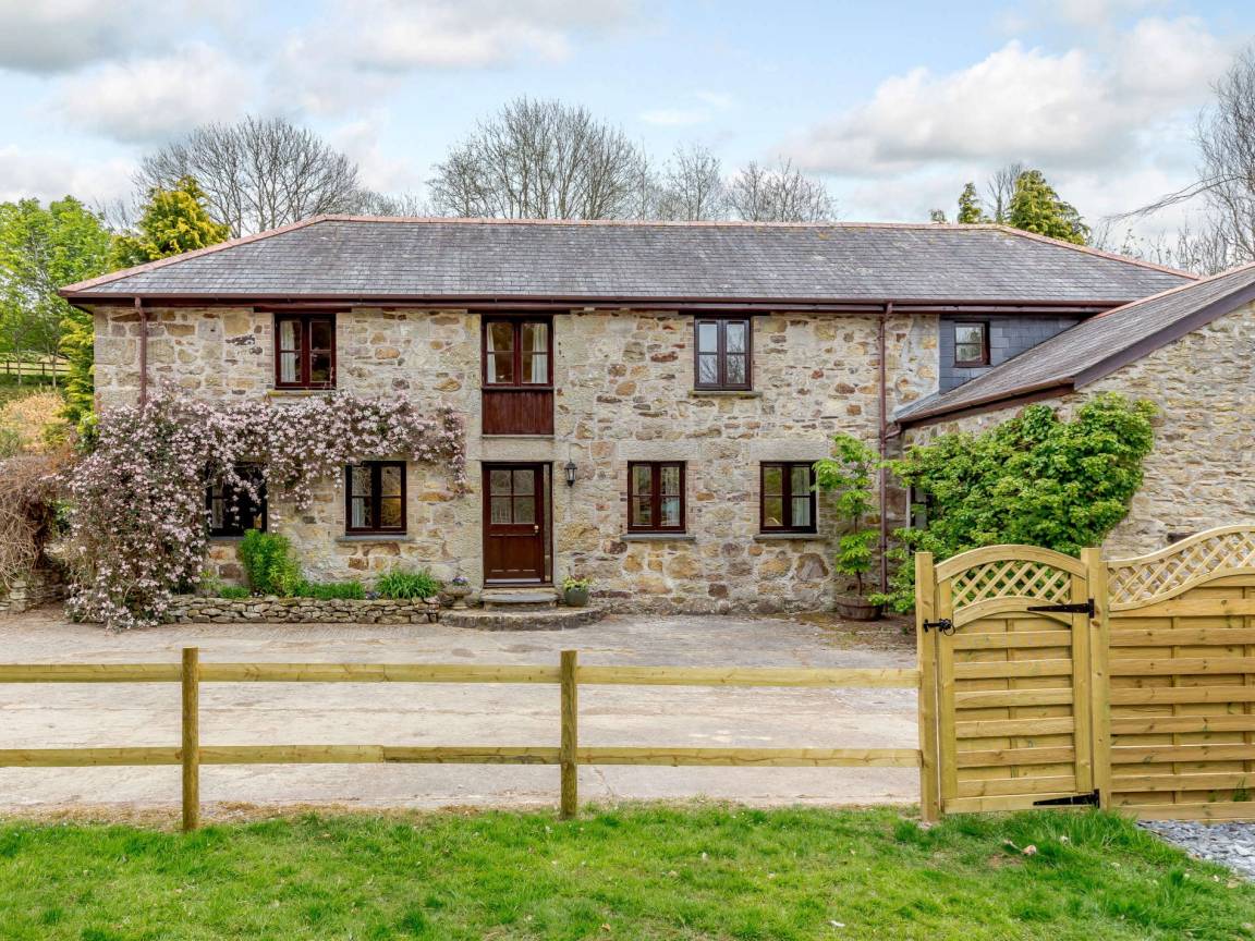 Cottage ∙ 2 Bedrooms ∙ 4 Guests - St Austell