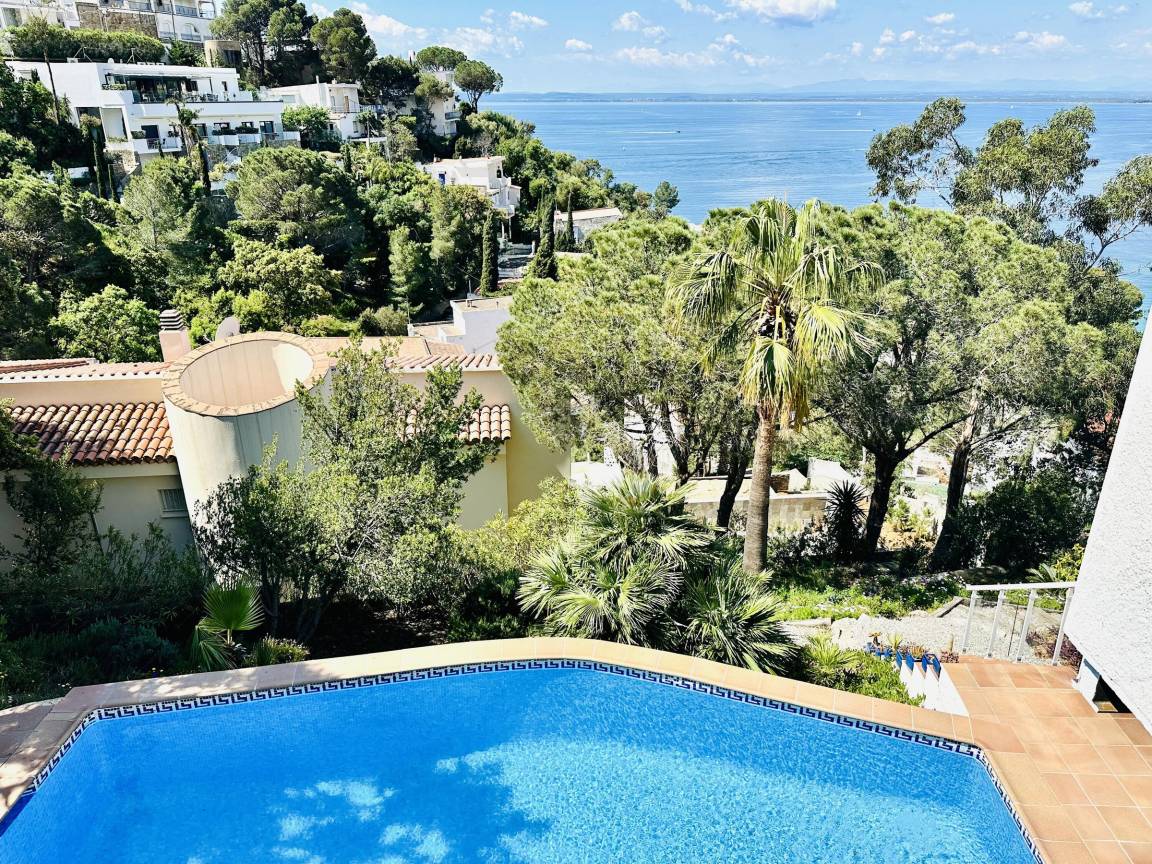 200 M² Maison De Vacances ∙ 3 Chambres ∙ 6 Personnes - Cadaqués