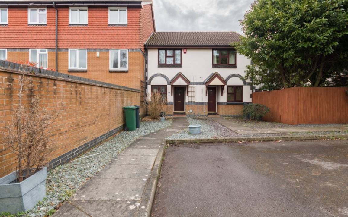 52 M² House ∙ 2 Bedrooms ∙ 5 Guests - Epsom