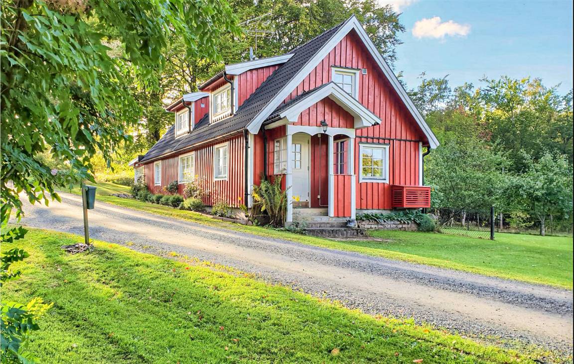100 M² Hus ∙ 3 Sovrum ∙ 7 Gäster - Perstorp