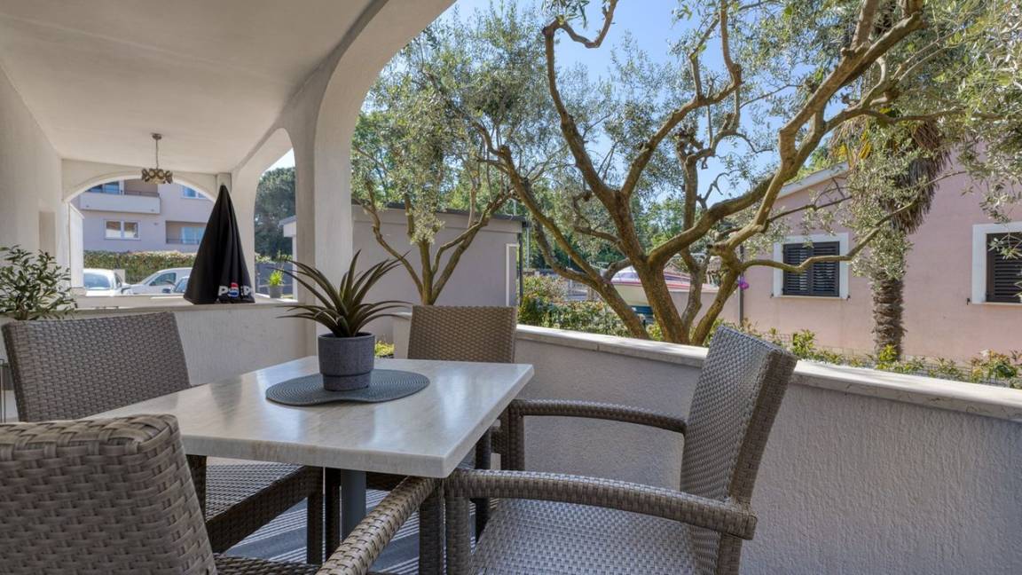 75 M² Apartment ∙ 2 Bedrooms ∙ 4 Guests - Poreč