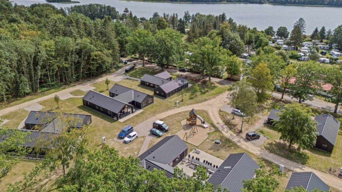 242 M² Ferienhaus ∙ 7 Schlafzimmer ∙ 18 Gäste - Krakow am See