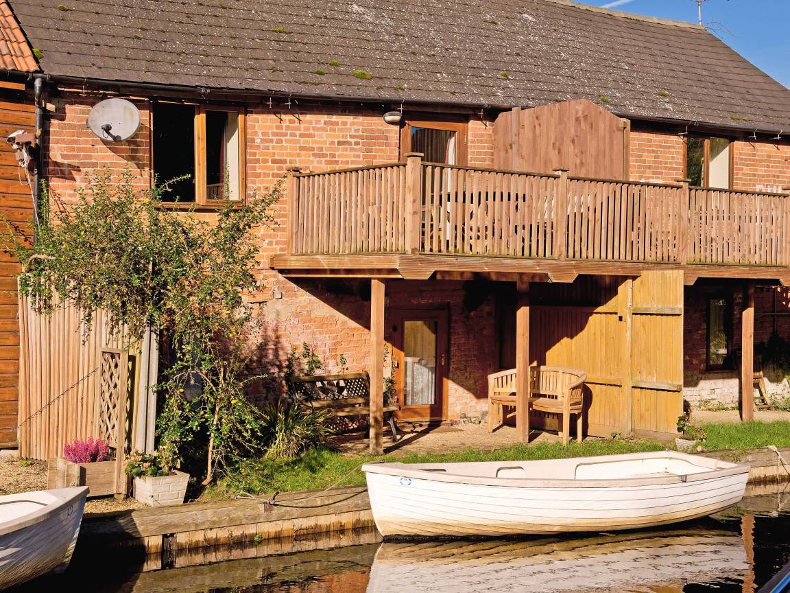 Cottage ∙ 2 Bedrooms ∙ 4 Guests - Norfolk
