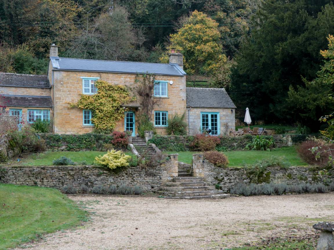 Cottage ∙ 4 Bedrooms ∙ 8 Guests - Winchcombe