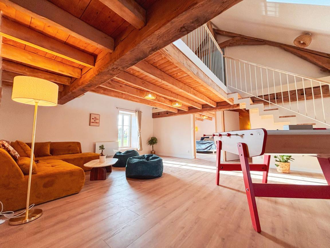 180 M² Cottage ∙ 6 Chambres ∙ 14 Personnes - Indre