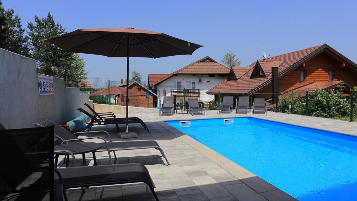 31 M² Hôtel ∙ 1 Chambre ∙ 3 Personnes - Grabovac