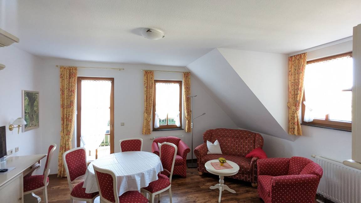 60 M² Ferienwohnung ∙ 2 Schlafzimmer ∙ 4 Gäste - Elend