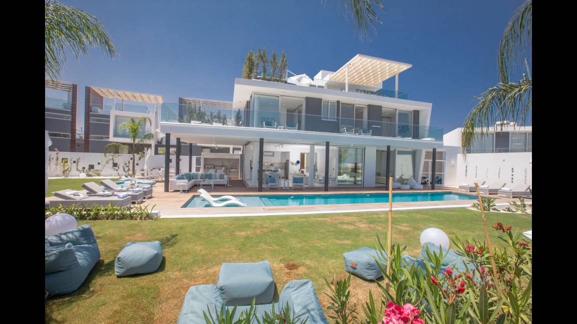 180 M² Villa ∙ 4 Bedrooms ∙ 9 Guests - Fig Tree