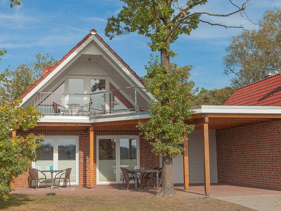 80 M² Ferienhaus ∙ 2 Schlafzimmer ∙ 6 Gäste - Wiefelstede