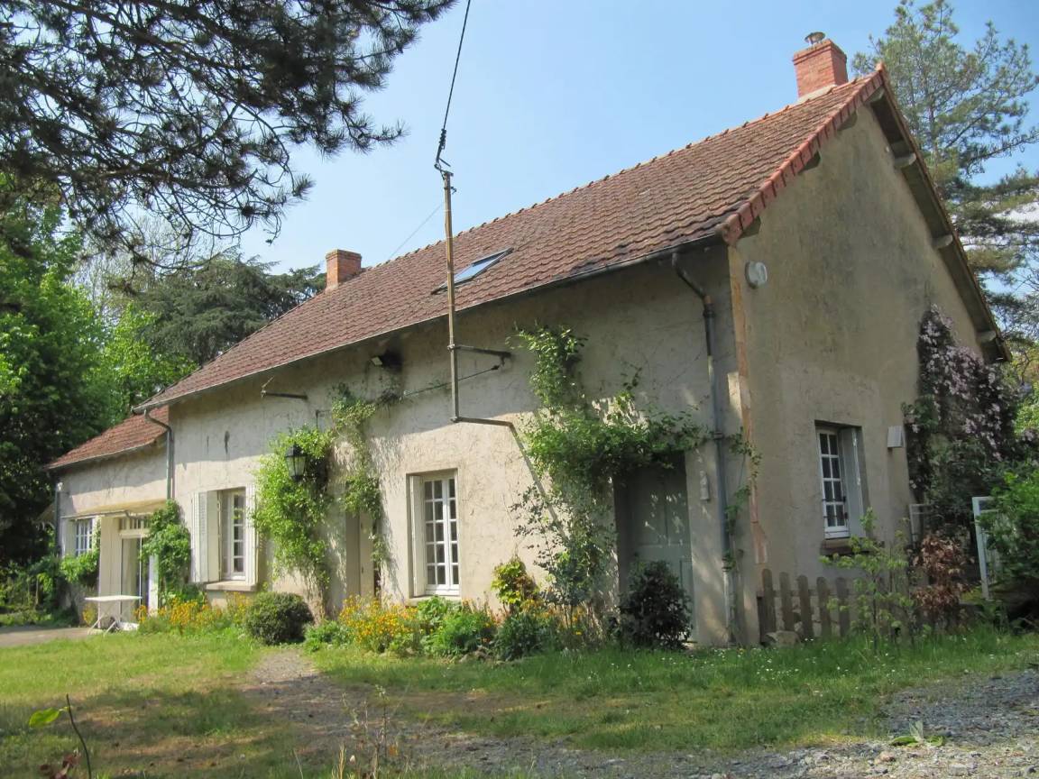 300 M² House ∙ 4 Bedrooms ∙ 6 Guests - Cher