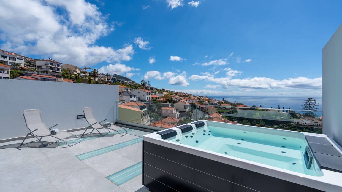 158 M² Talo ∙ 3 Makuuhuonetta ∙ 6 Vierasta - Funchal