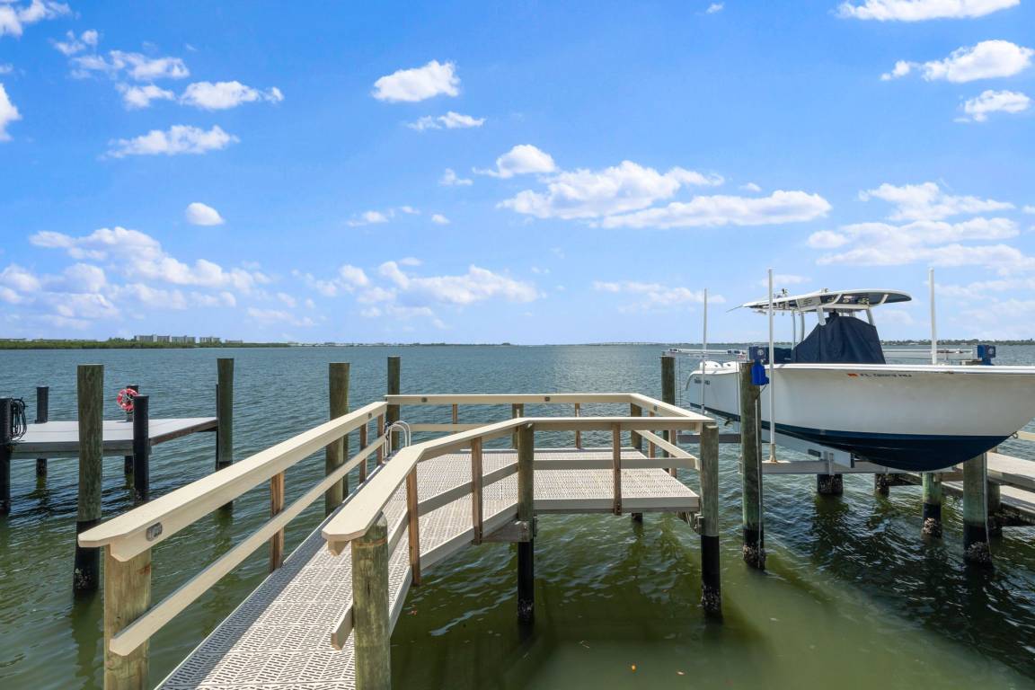 House ∙ 2 Bedrooms ∙ 4 Guests - Jensen Beach, FL