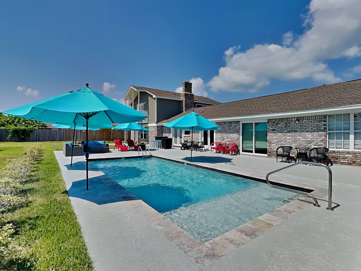 369 M² House ∙ 6 Bedrooms ∙ 24 Guests - Galveston, TX