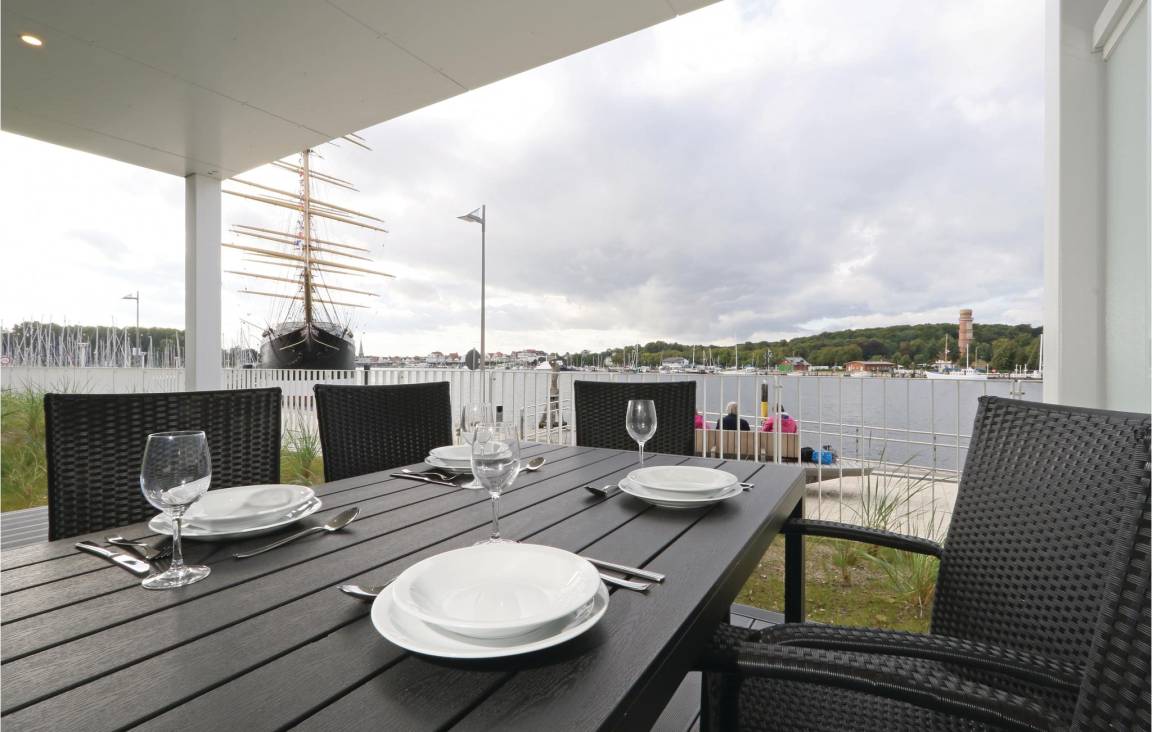 82 M² Apartment ∙ 2 Bedrooms ∙ 4 Guests - Lübeck