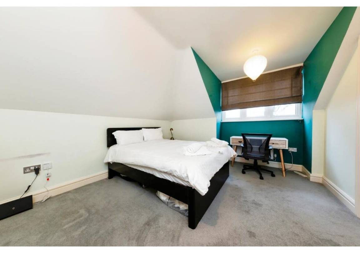 65 M² Apartment ∙ 2 Bedrooms ∙ 4 Guests - Croydon