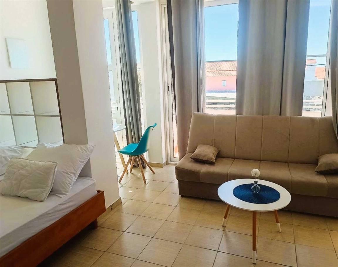 28 M² Huoneisto ∙ 1 Makuuhuone ∙ 4 Vierasta - Vir