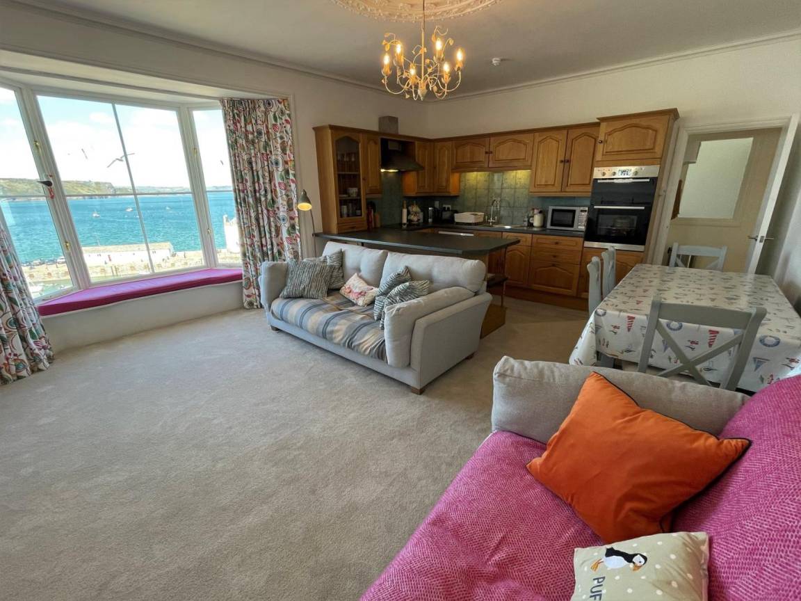 Apartment ∙ 2 Bedrooms ∙ 4 Guests - Tenby