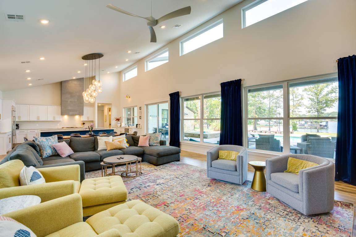 390 M² House ∙ 5 Bedrooms ∙ 18 Guests - Log Cabin, TX