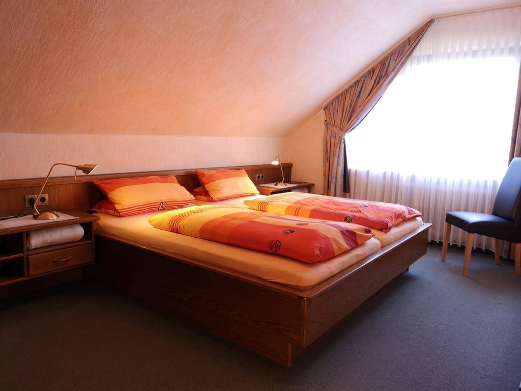 100 M² Apartment ∙ 3 Bedrooms ∙ 4 Guests - Hahn