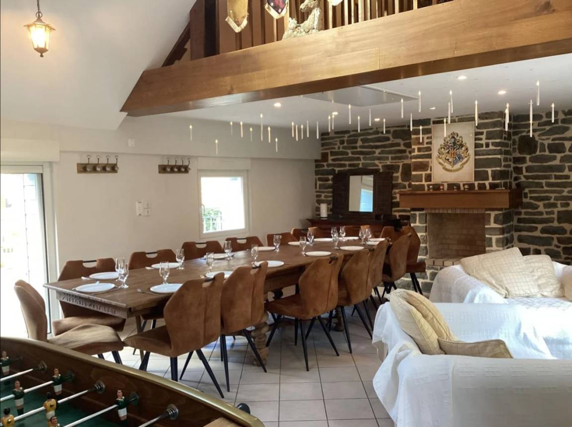 177 M² Gîte ∙ 7 Chambres ∙ 21 Personnes - Vire