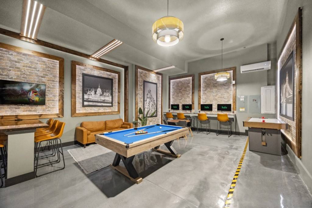 Villa ∙ 15 Bedrooms ∙ 32 Guests - Orlando, FL