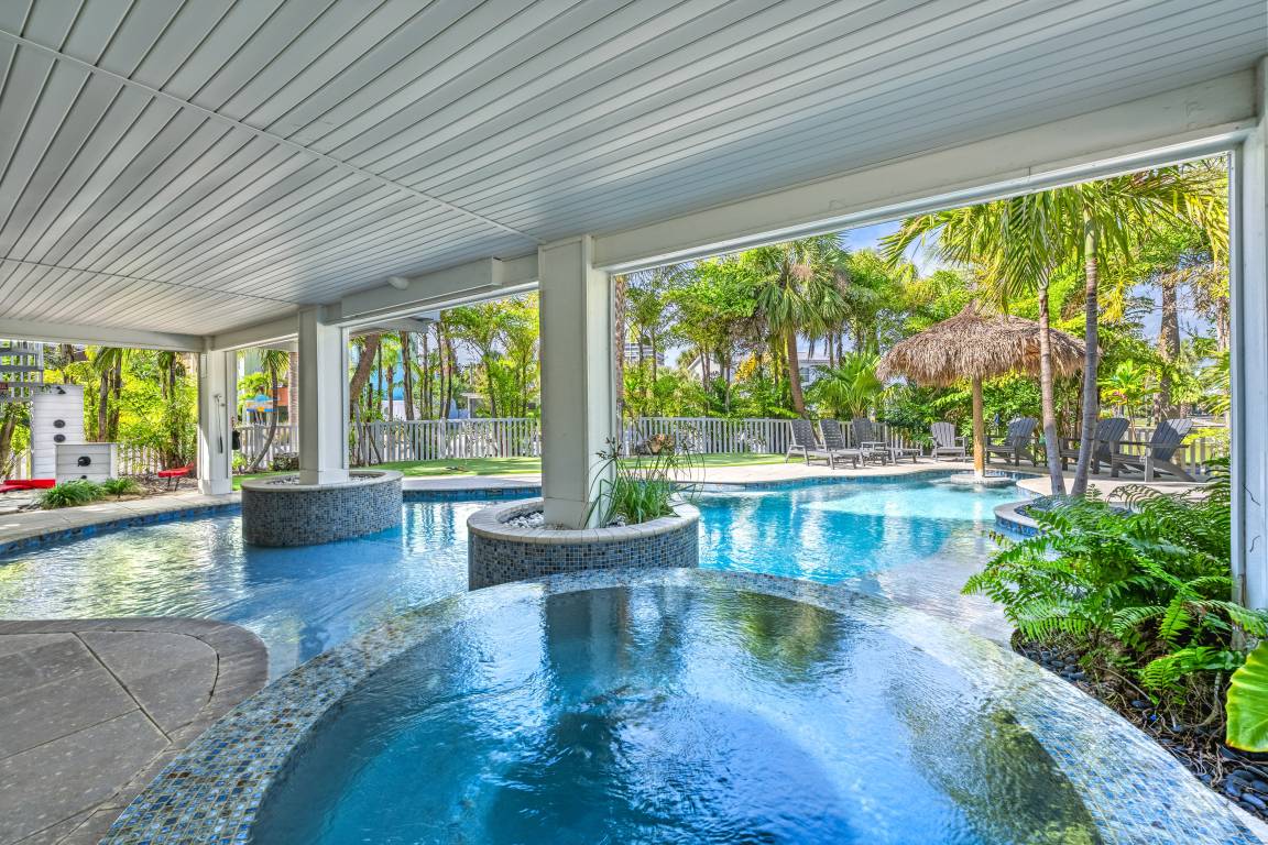 277 M² House ∙ 5 Bedrooms ∙ 14 Guests - Siesta Key, FL